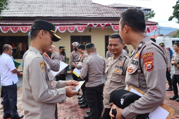 Seksi Propam Cek Senpi Personel Polres Rejang Lebong | Intersisi News Seksi Propam Cek Senpi Personel Polres Rejang Lebong | Intersisi News