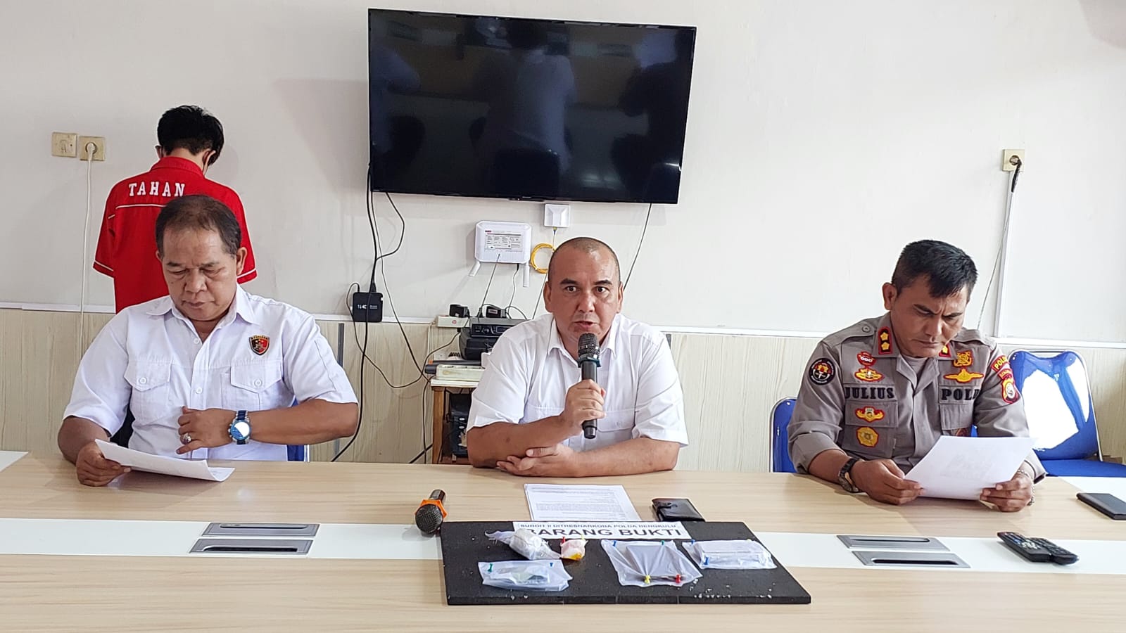 Polri Kerahkan Brimob hingga Tim Trauma Healing Bantu Penanganan Gempa ... Polri Kerahkan Brimob hingga Tim Trauma Healing Bantu Penanganan Gempa ...